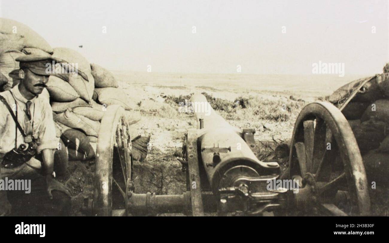 Australian and New Zealand Troops at Gallipoli in WW1, 1915 Stock Photo ...