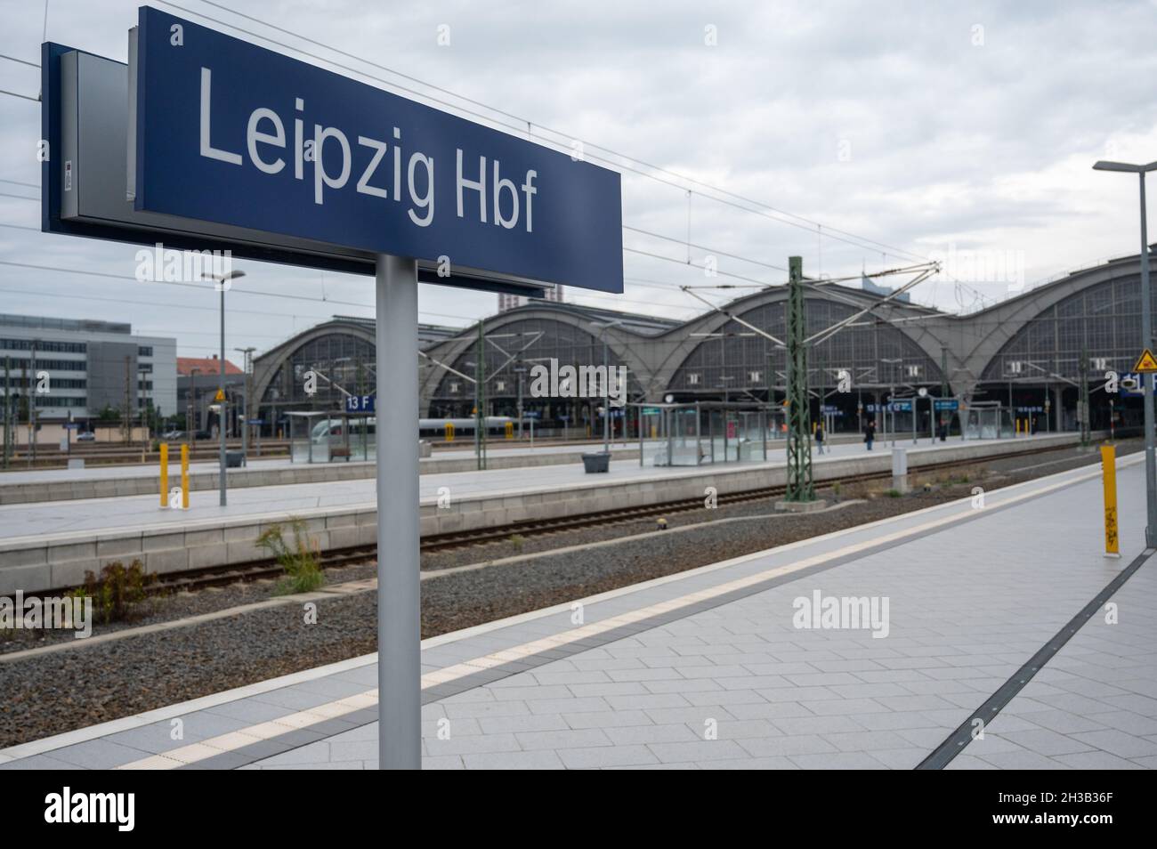 Image german train station sign hi-res stock photography and images - Alamy