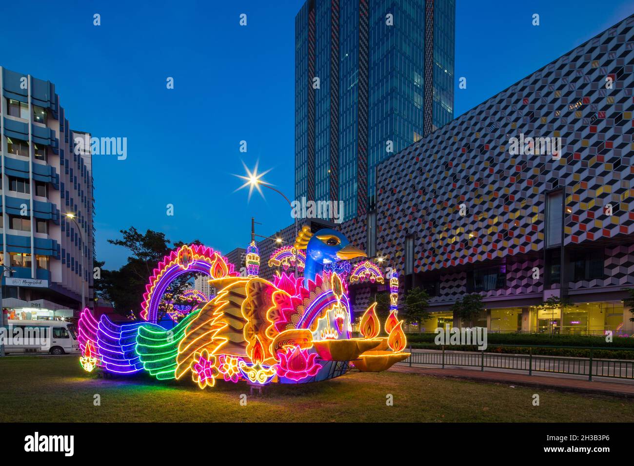 Deepavali 2021: Celebrate The Festival Of Lights In Little India. Light ...