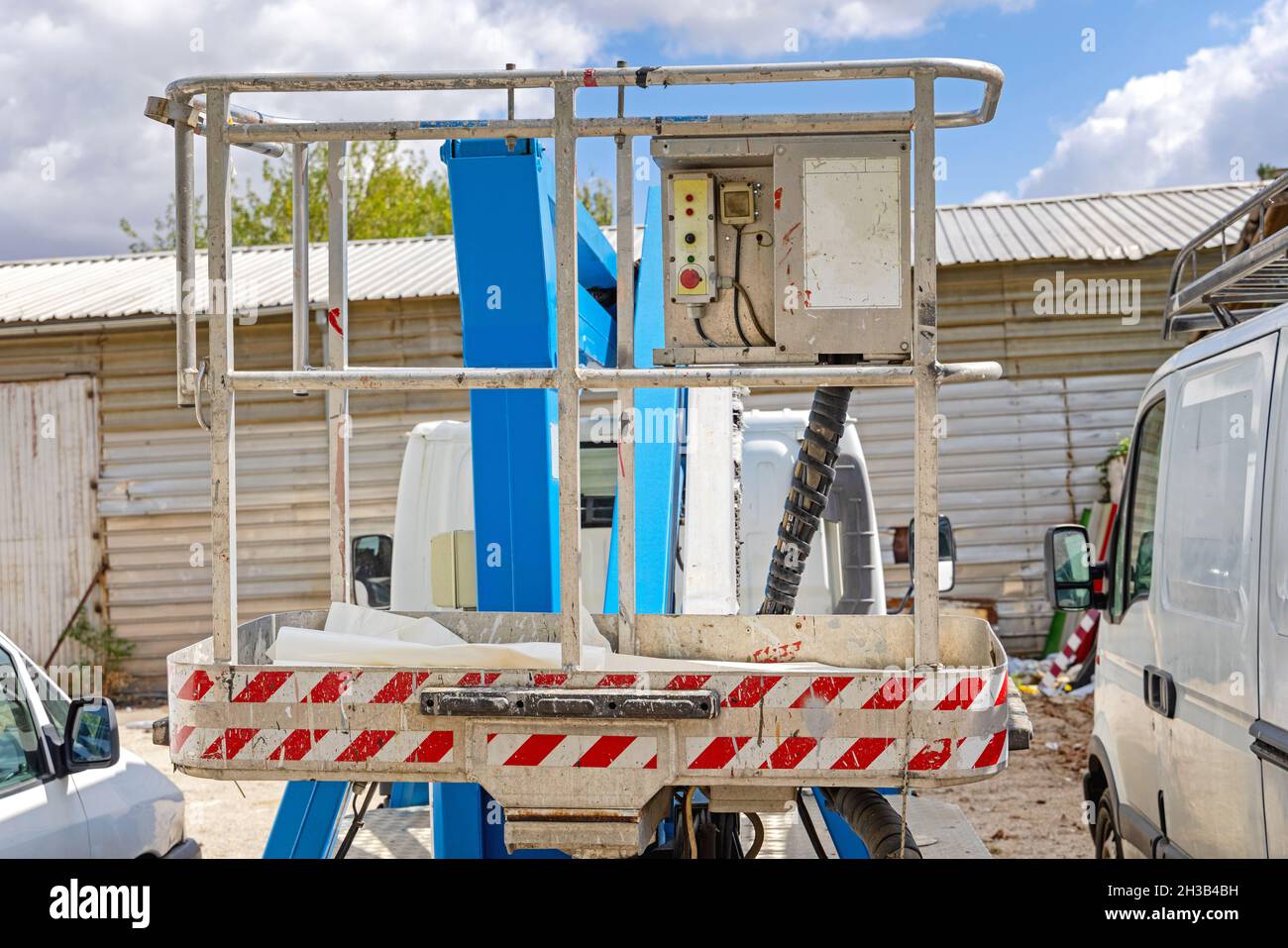 Truck Mounted Lift Aerial Work Platform Basket Stock Photo - Alamy