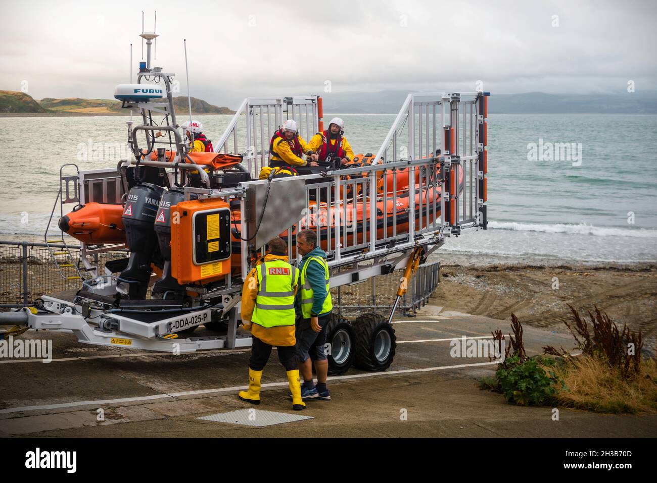 RNLI Criccieth Lifeboat Station's Atlantic 85 Lifeboat on its launch ...