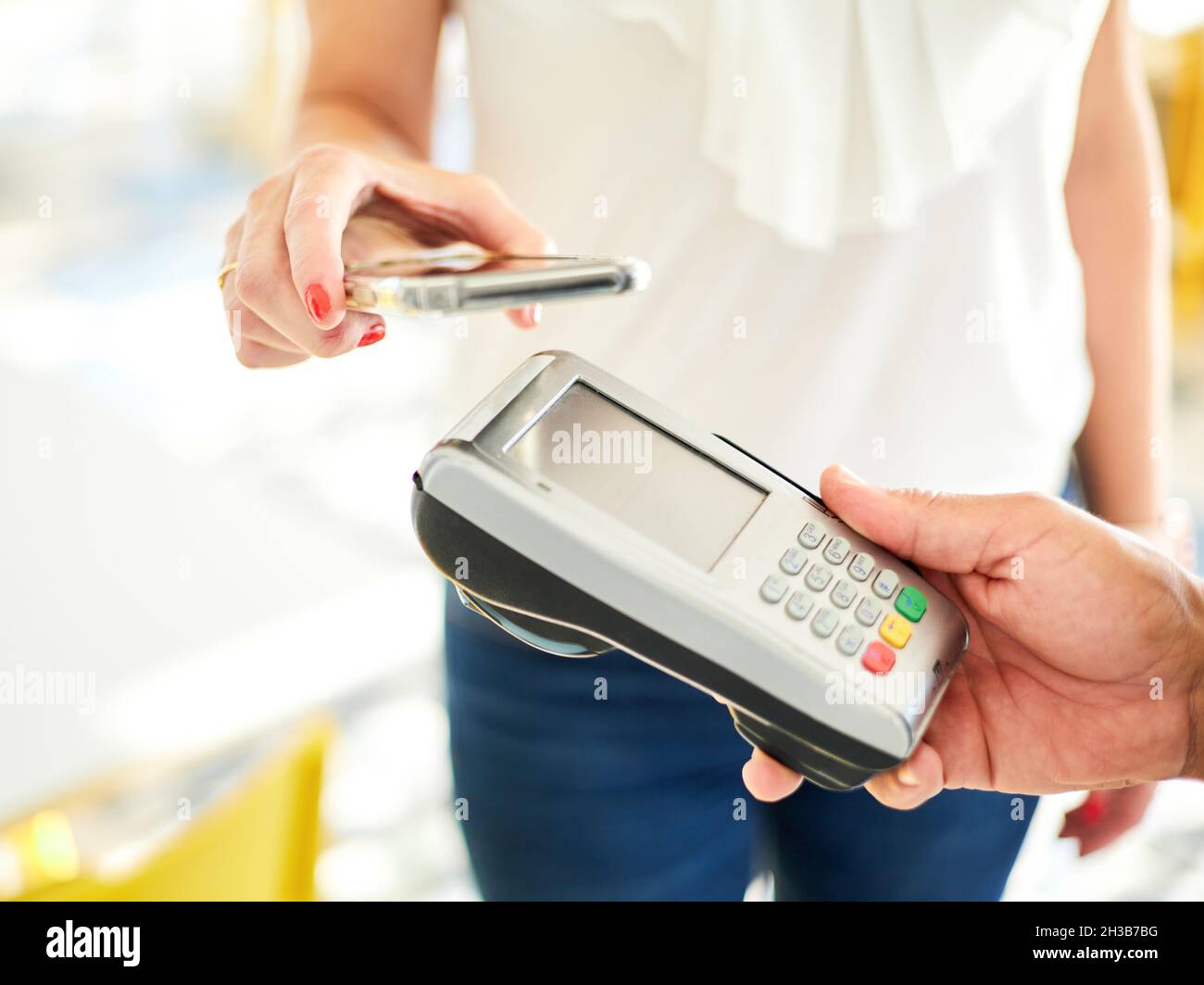 Contactless check in hi-res stock photography and images - Alamy