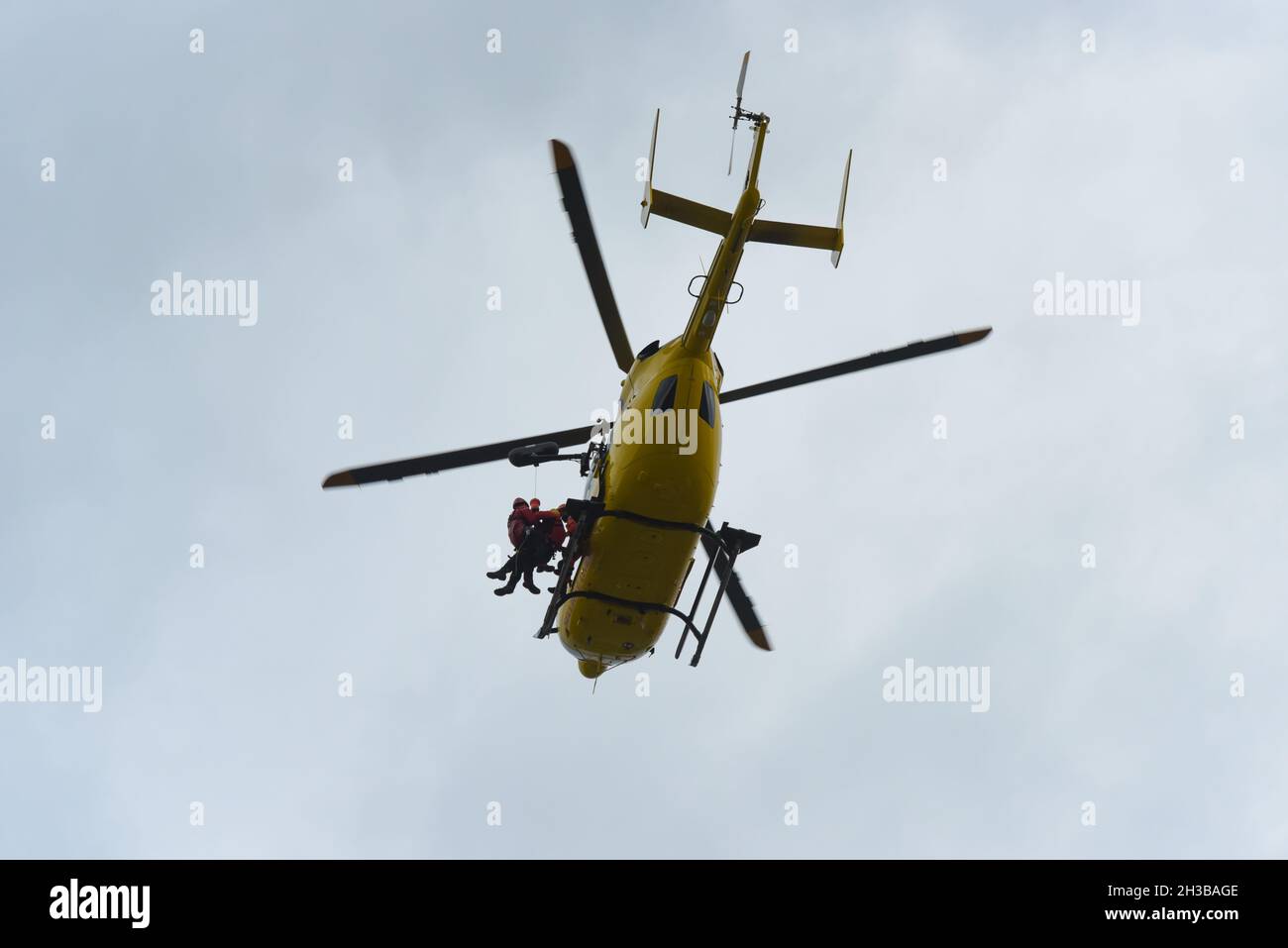 Helicopter evacuation training hi-res stock photography and images - Alamy