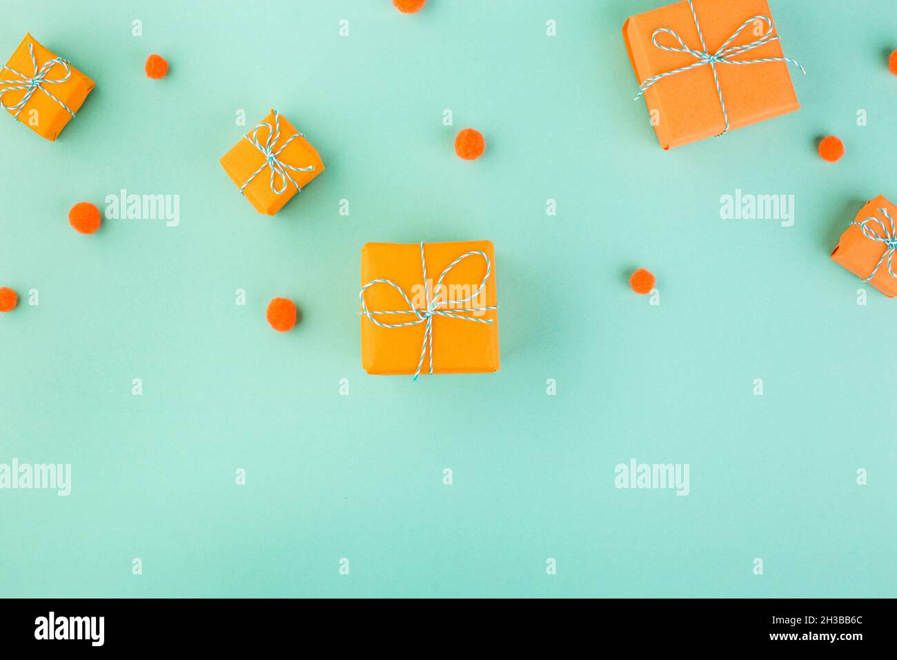 Present set hi-res stock photography and images - Alamy