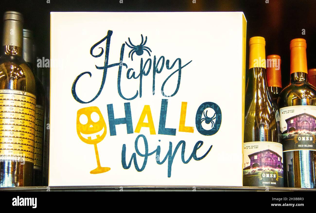 Happy hallo wine hi-res stock photography and images - Alamy