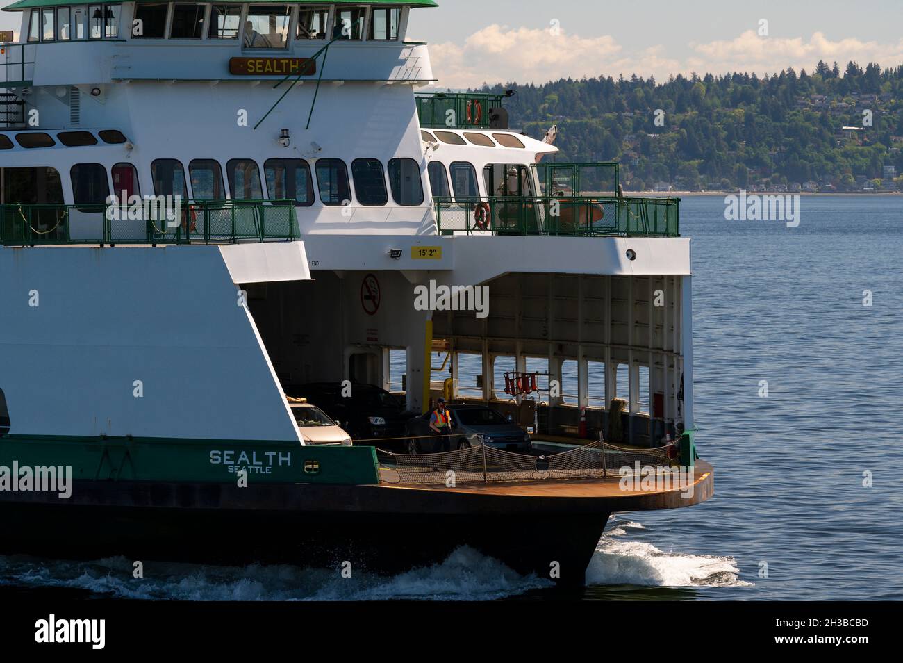 Ferry boat crossing puget sound hi-res stock photography and images - Alamy