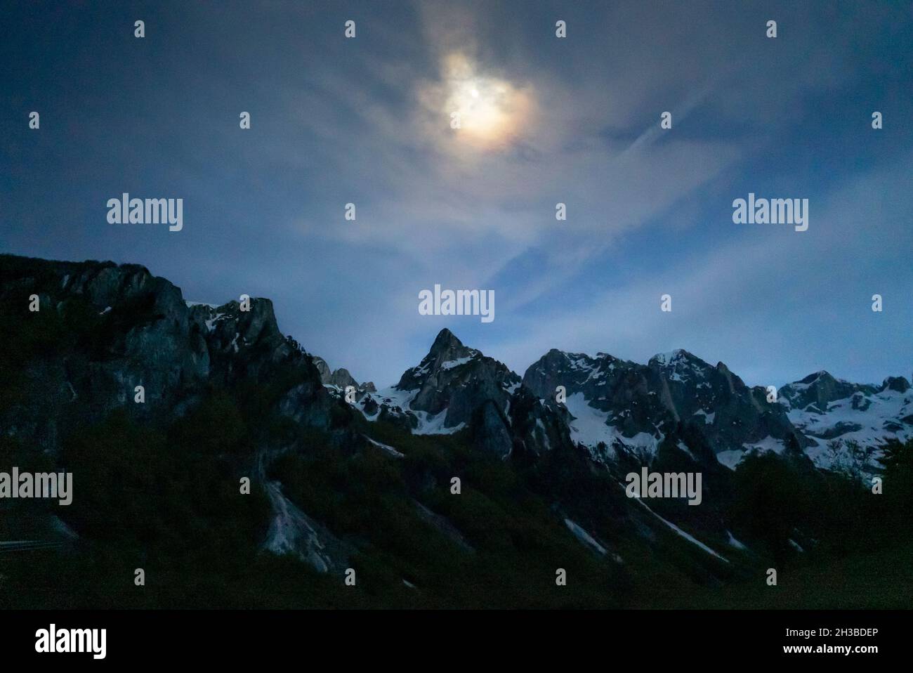 Moonlight peak hi-res stock photography and images - Alamy