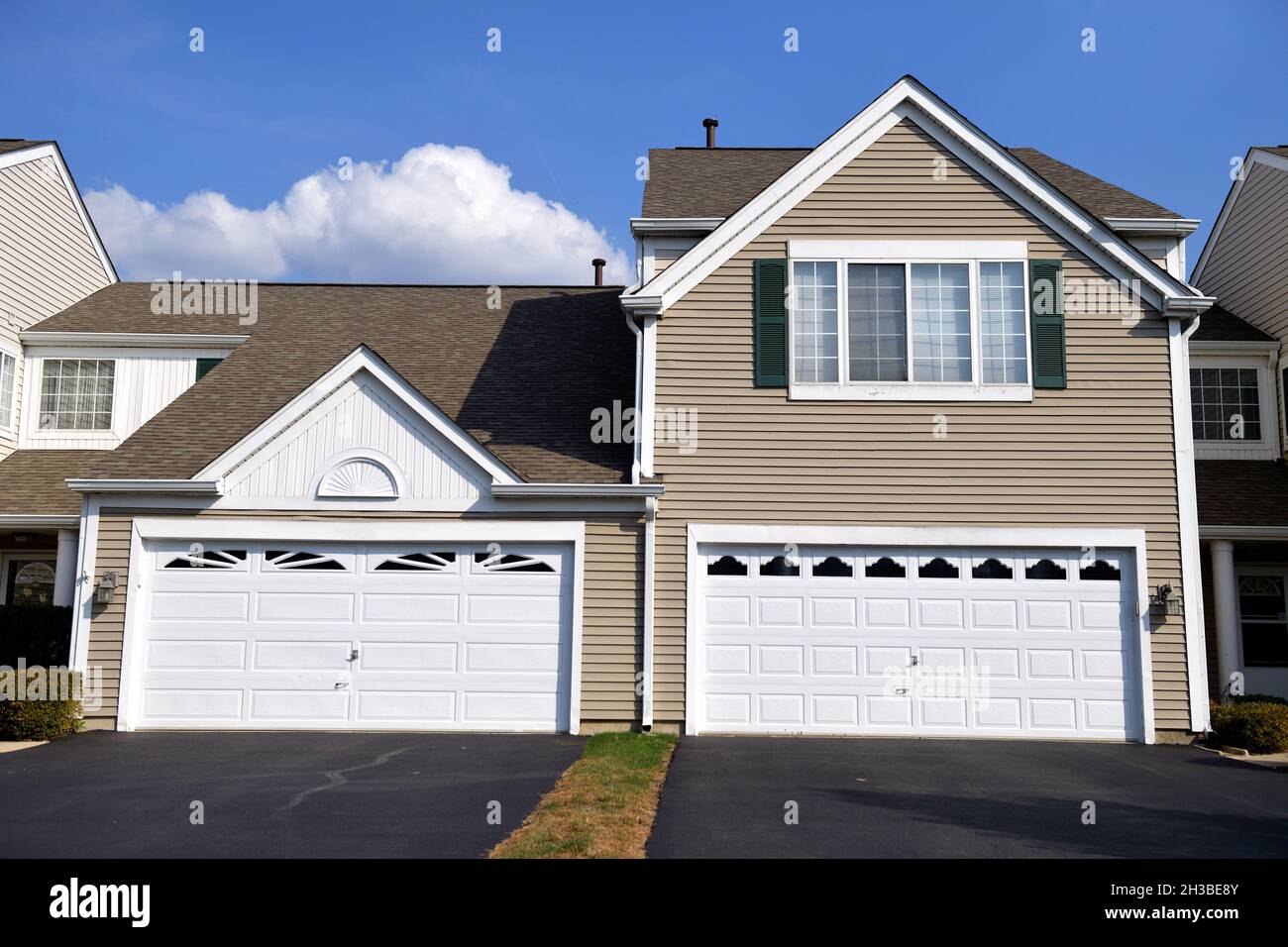 Bartlett, Illinois, USA. Modern townhouse units providing multi-family ...