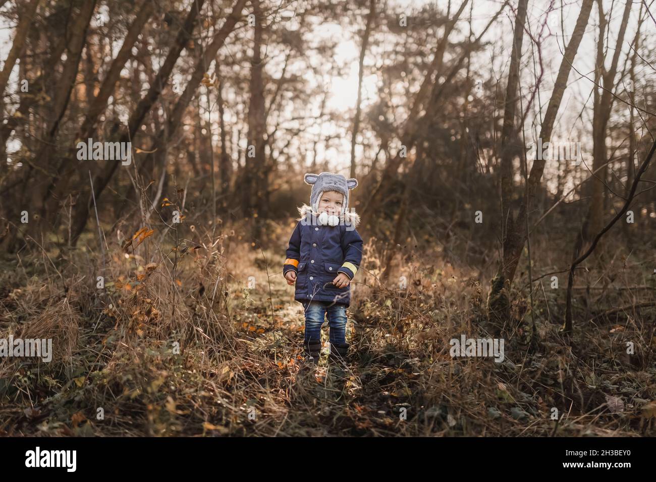 Autumn scene boy hi-res stock photography and images - Alamy
