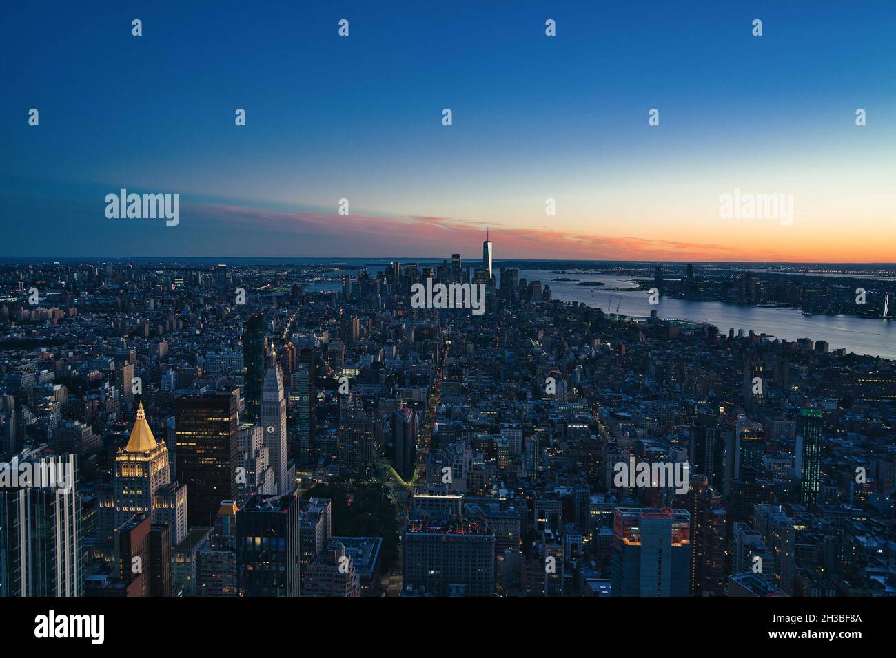 Arial sunset city hi-res stock photography and images - Alamy