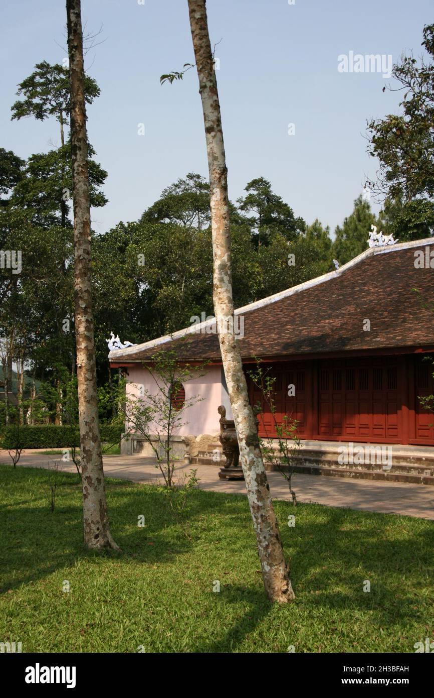 celestial lady pagoda in hue in vietnam Stock Photo - Alamy