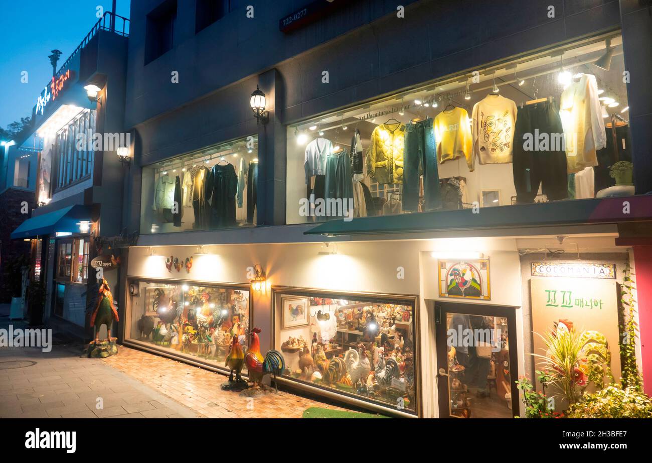 Samcheongdong street hi-res stock photography and images - Alamy