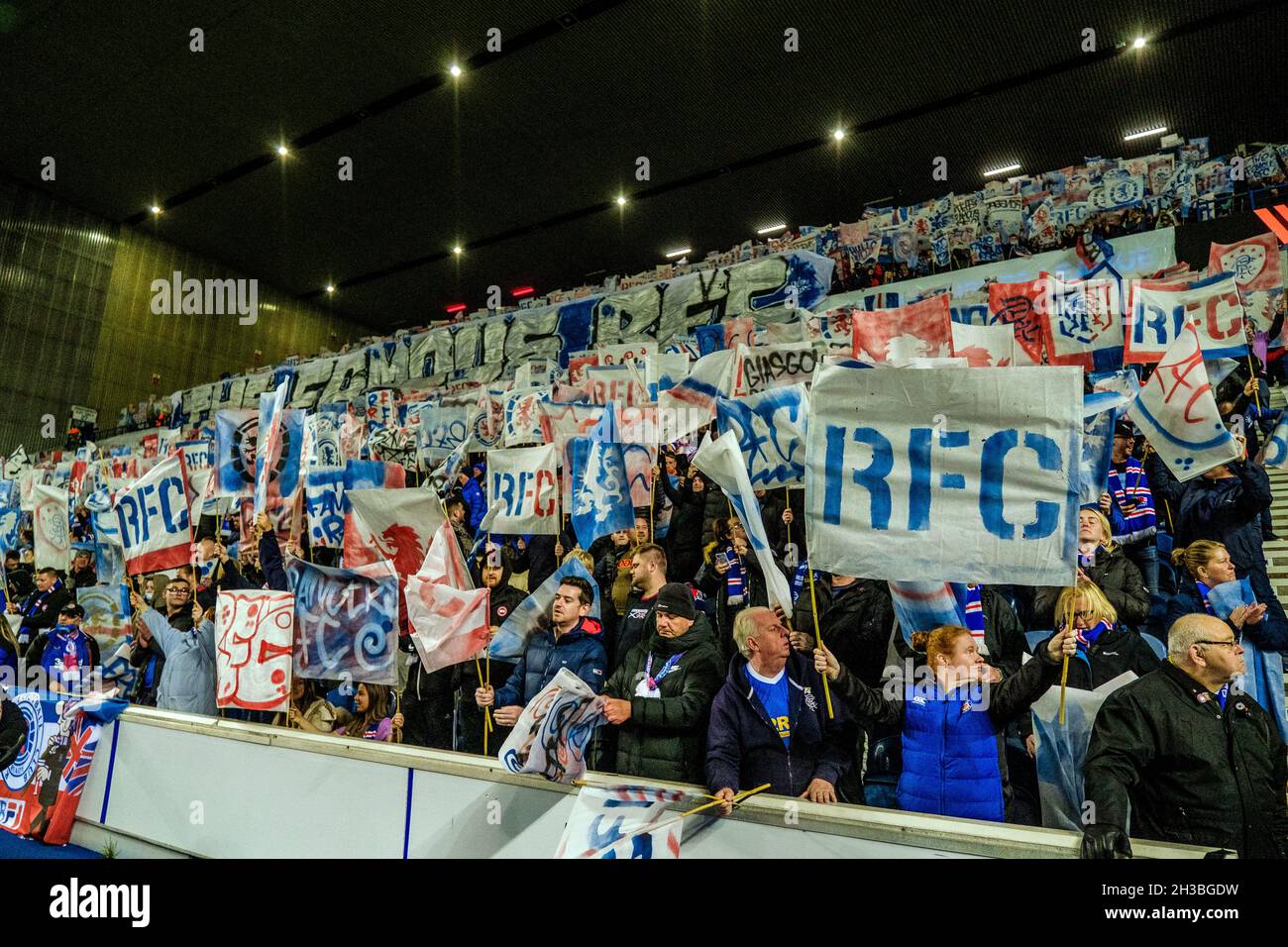Glasgow rangers fans 2021 hi-res stock photography and images - Alamy