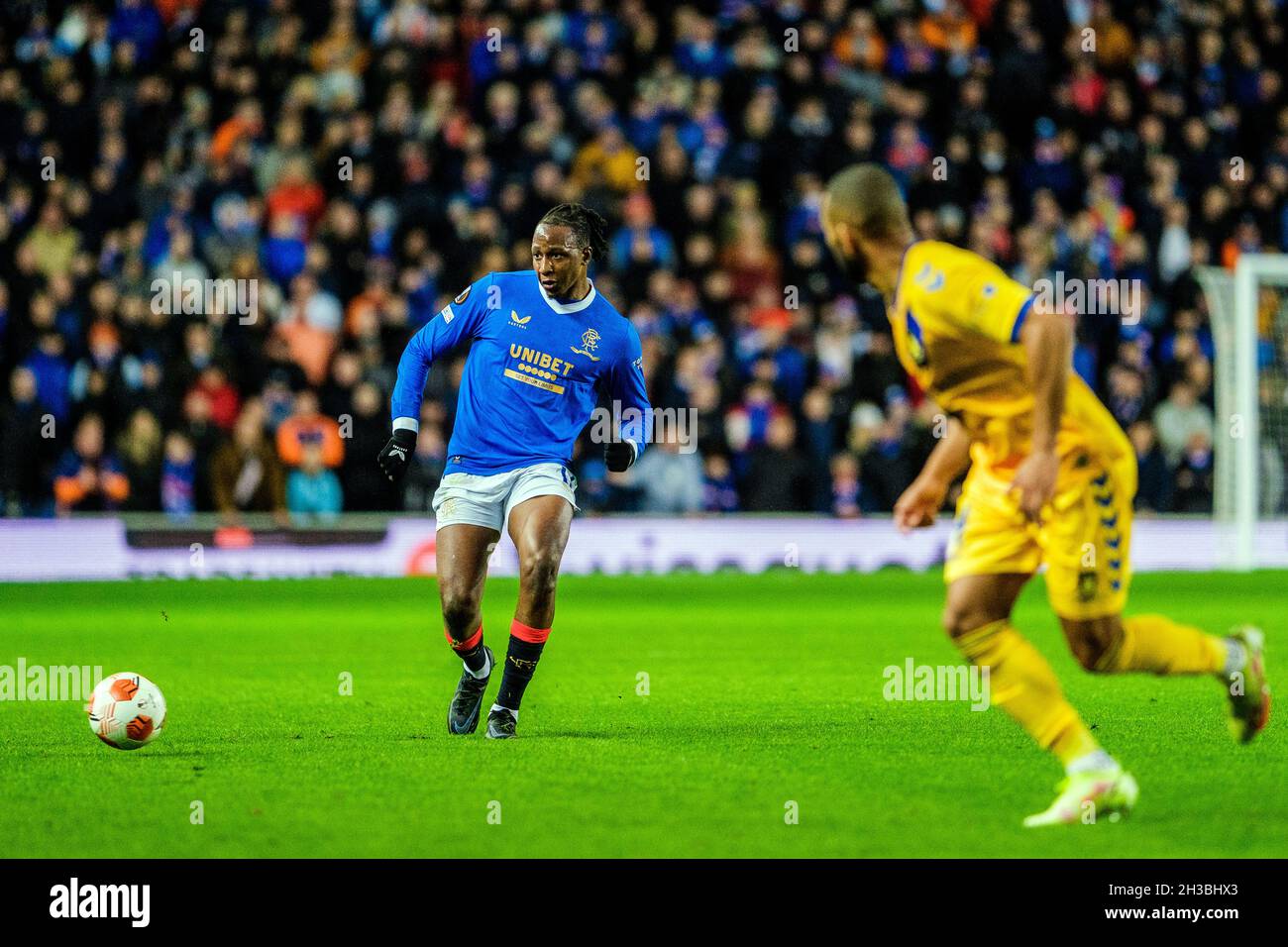 Glasgow, Scotland. 21st, October 2021. Joe Aribo (17) of Rangers seen ...