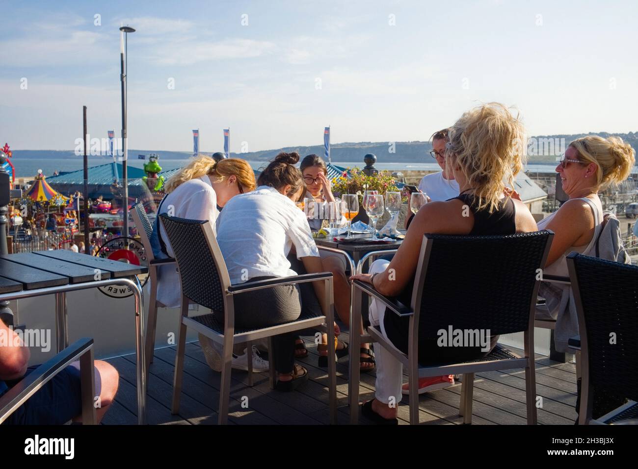 Mobile devices hi-res stock photography and images - Alamy