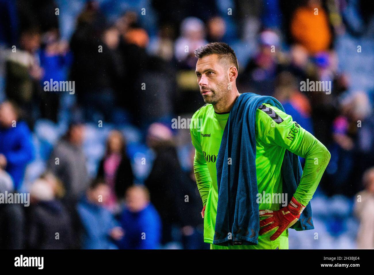 Glasgow, Scotland. 21st, October 2021. Goalkeeper Thomas Mikkelsen (16 ...