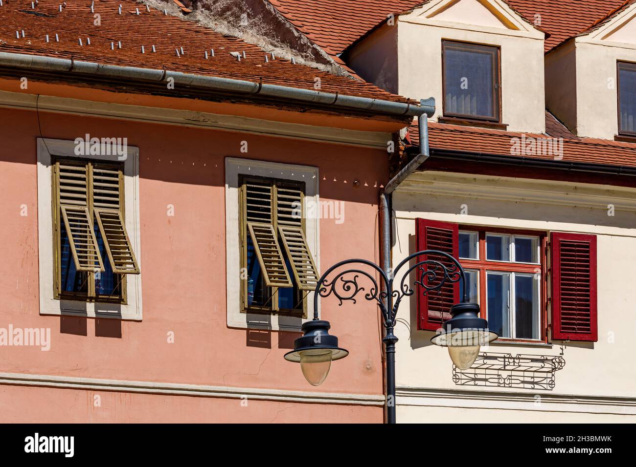 Open shutter hi-res stock photography and images - Alamy