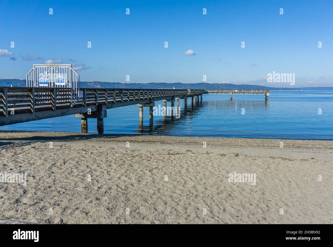 An empty pier at Dash Point, Washington Stock Photo - Alamy