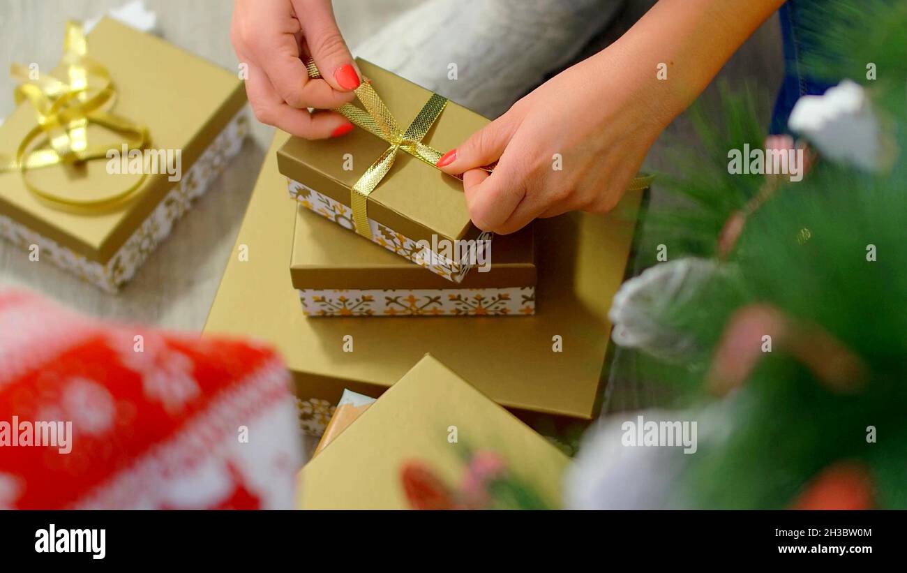 Hands congratulate hi-res stock photography and images - Alamy