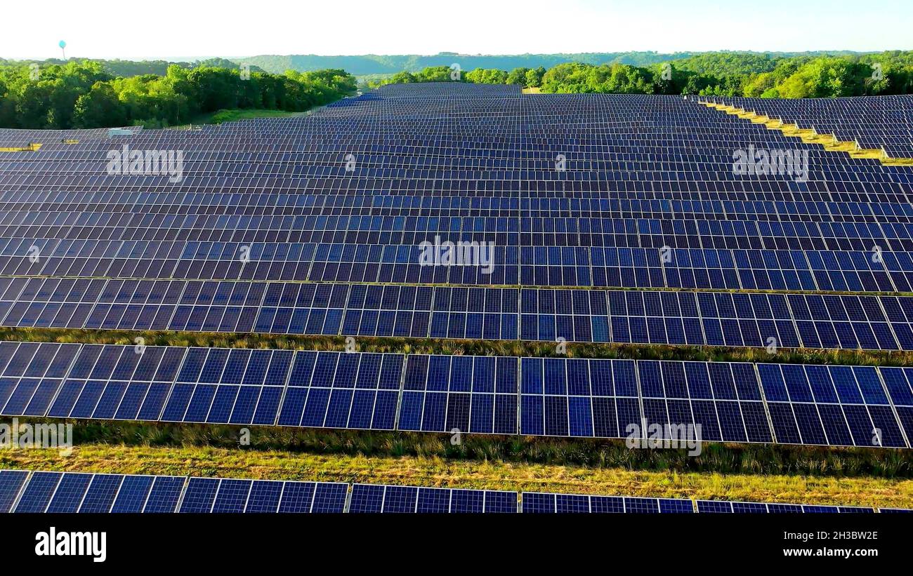 Solar panels in nature hi-res stock photography and images - Alamy