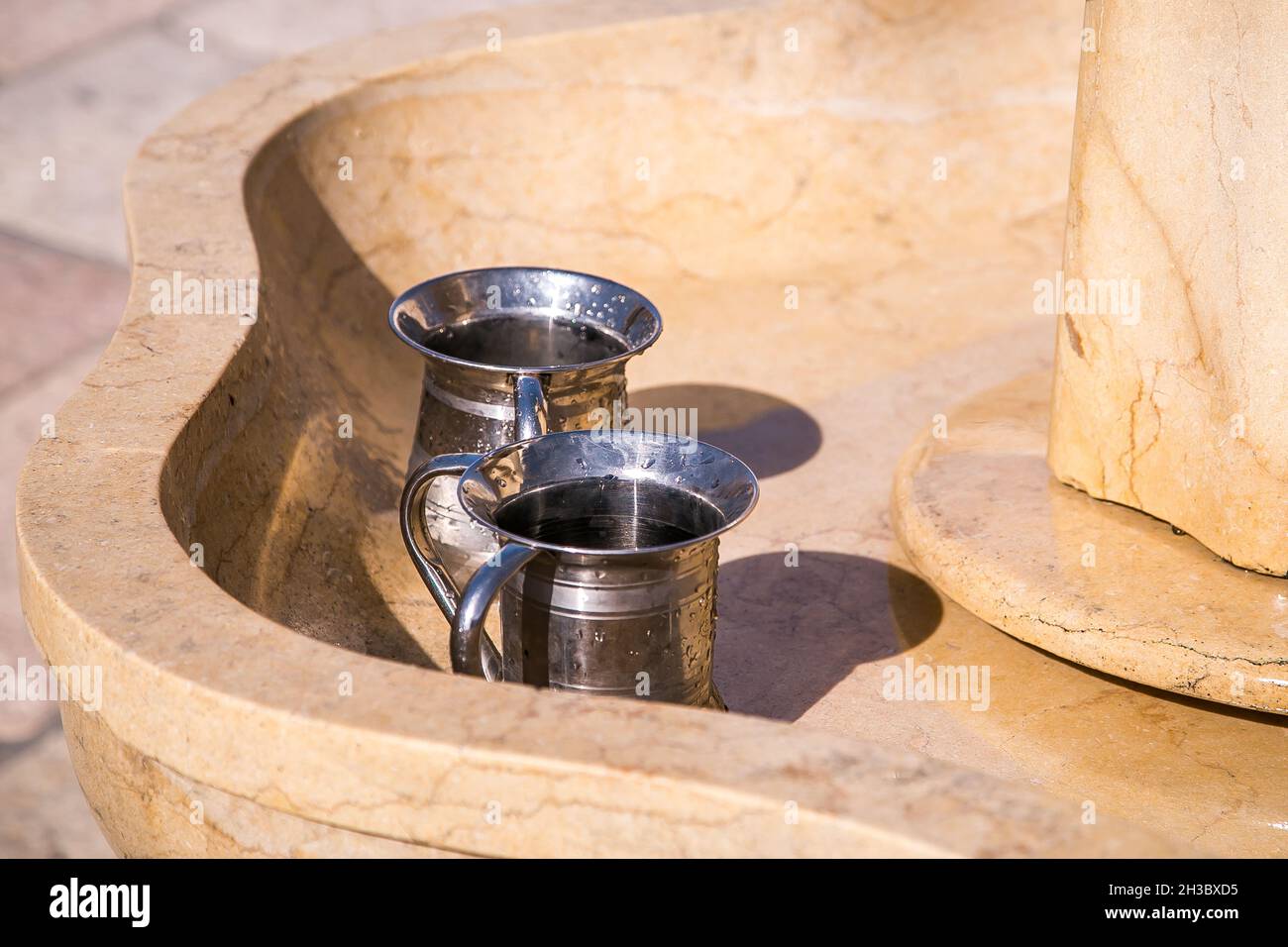 Hand washing station hi-res stock photography and images - Alamy