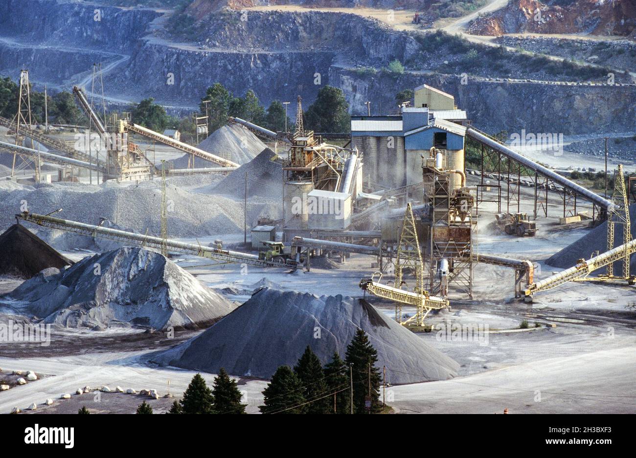 Stone dumping hi-res stock photography and images - Alamy