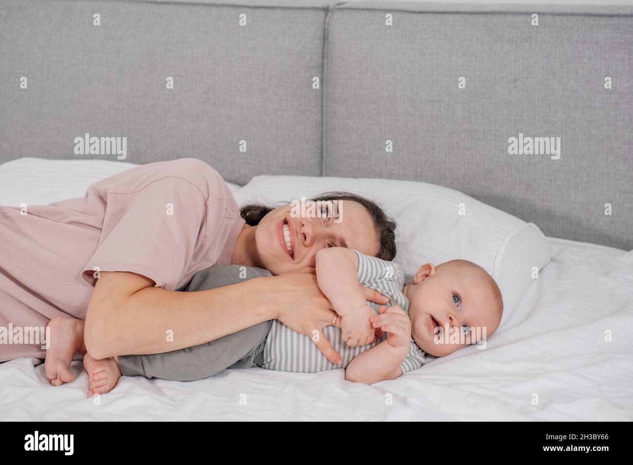 Tickle time hi-res stock photography and images - Alamy