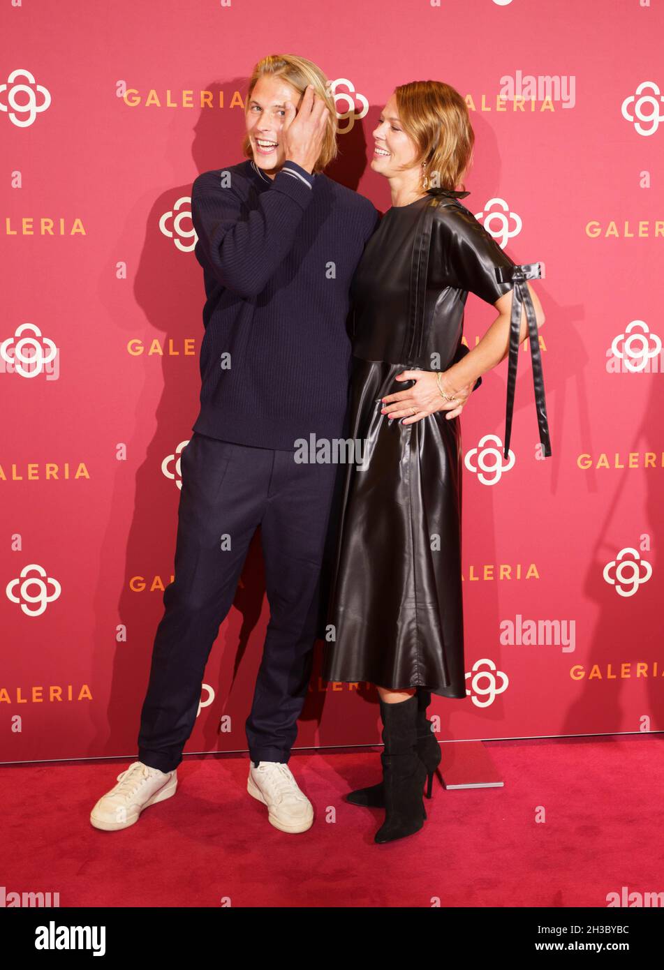 27 October 2021, Hessen, Frankfurt/Main: Actress Jessica Schwarz and ...