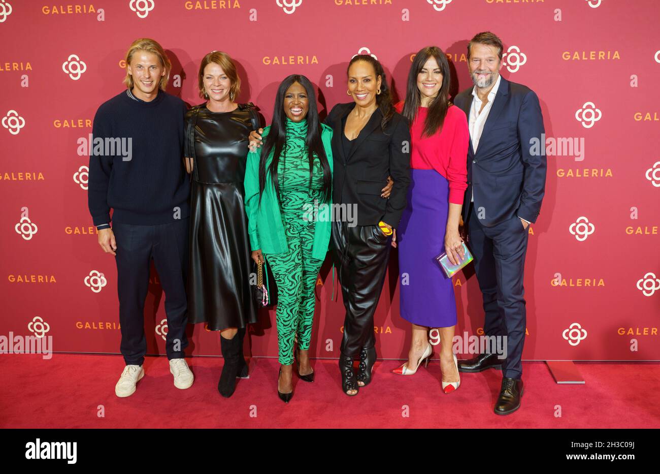 27 October 2021, Hessen, Frankfurt/Main: Louis-Freytag Beckmann (l-r ...