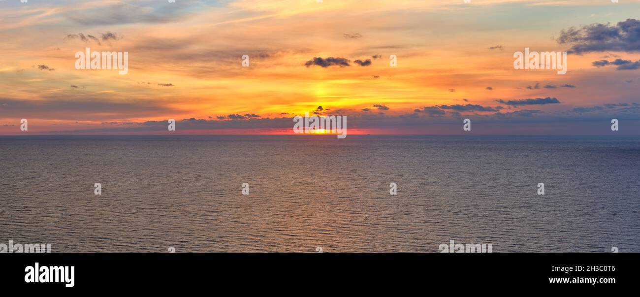 Panoramic sunrise hi-res stock photography and images - Alamy