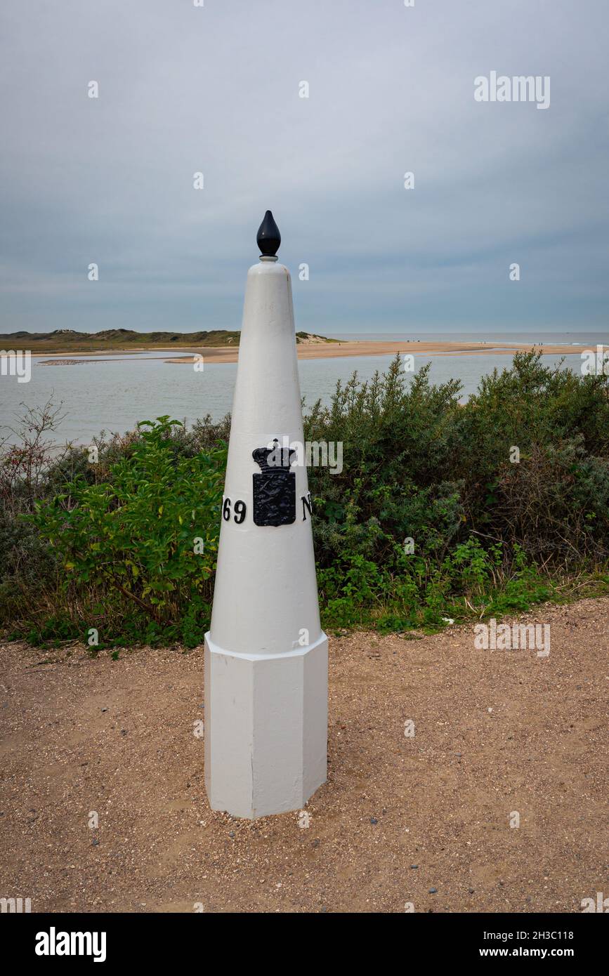Het Zwindorp, Netherland: Boundary marker on the North Sea coast ...