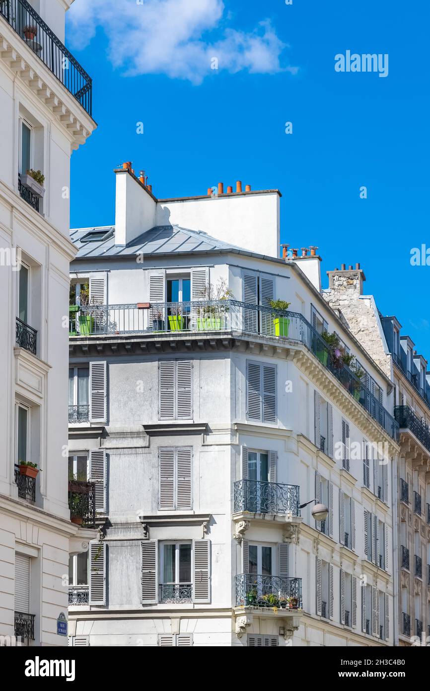 Rue saint maur hi-res stock photography and images - Alamy