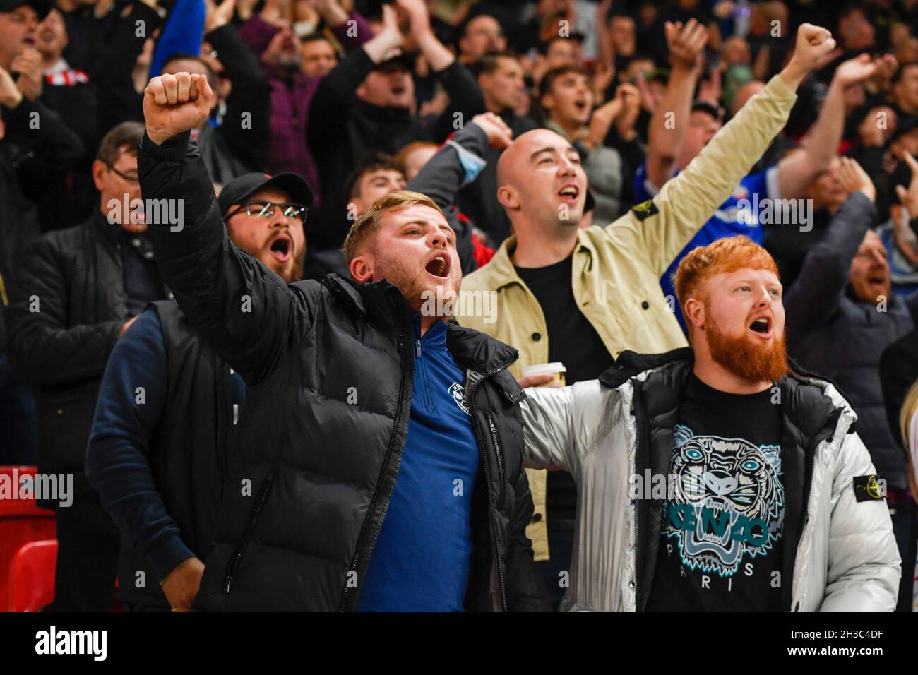 Brentford fans hi-res stock photography and images - Alamy