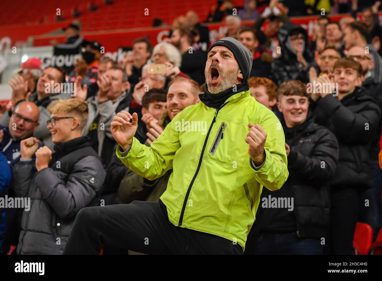 Brentford fans celebrate team hi-res stock photography and images - Alamy