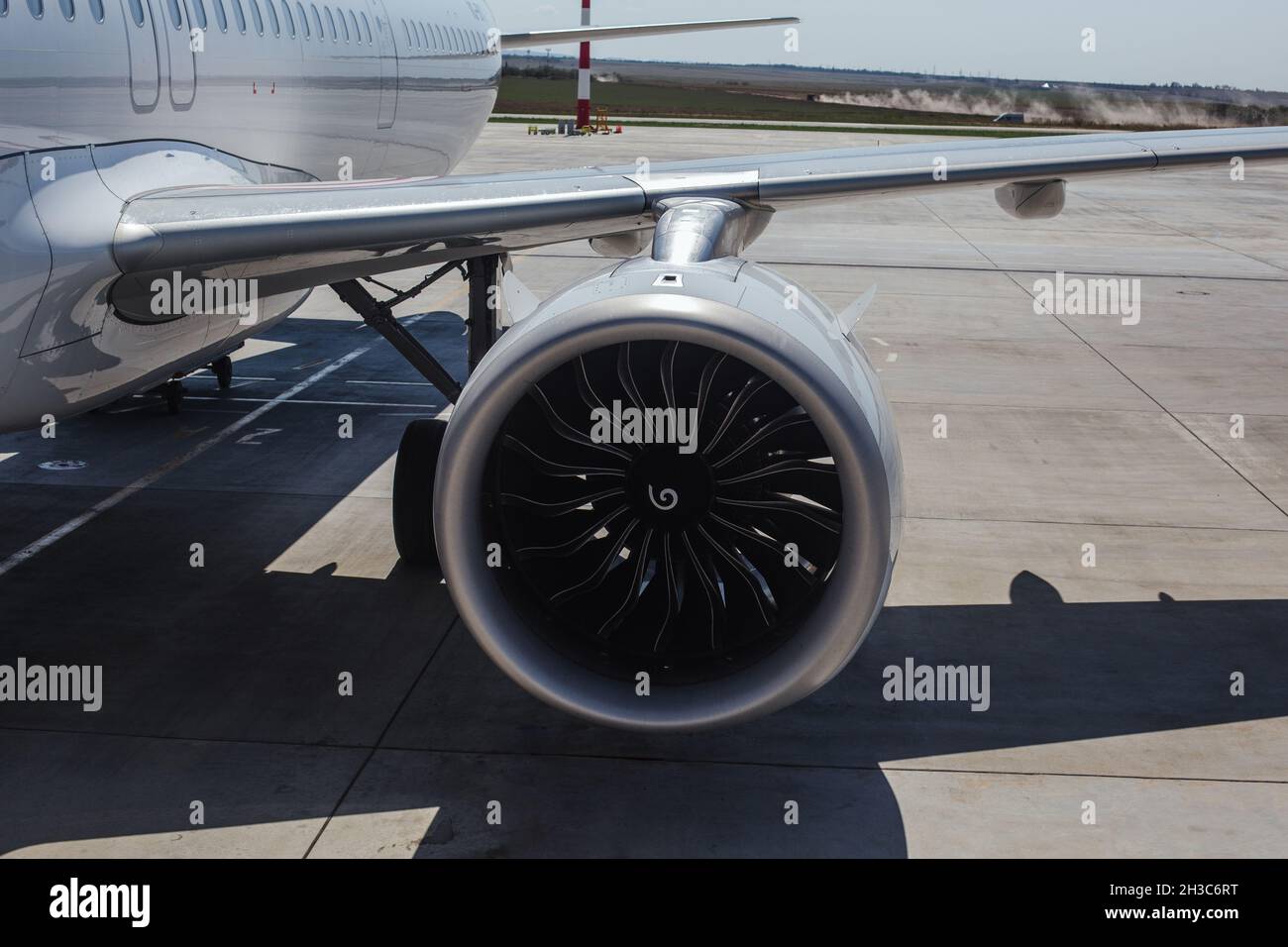 Modern aircraft hi-res stock photography and images - Alamy