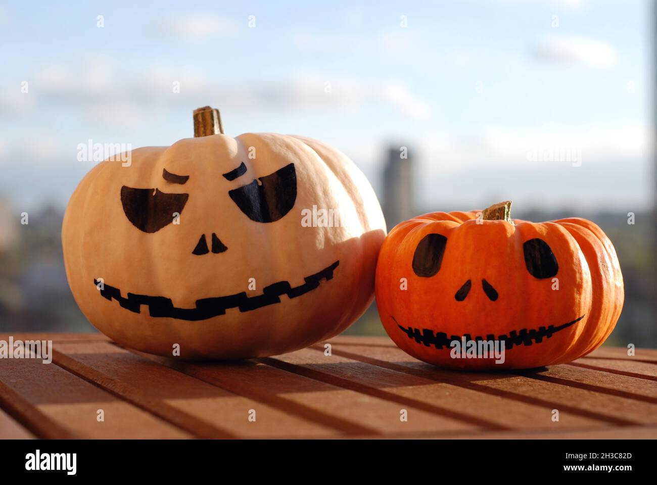 Painted pumpkin faces hi-res stock photography and images - Alamy
