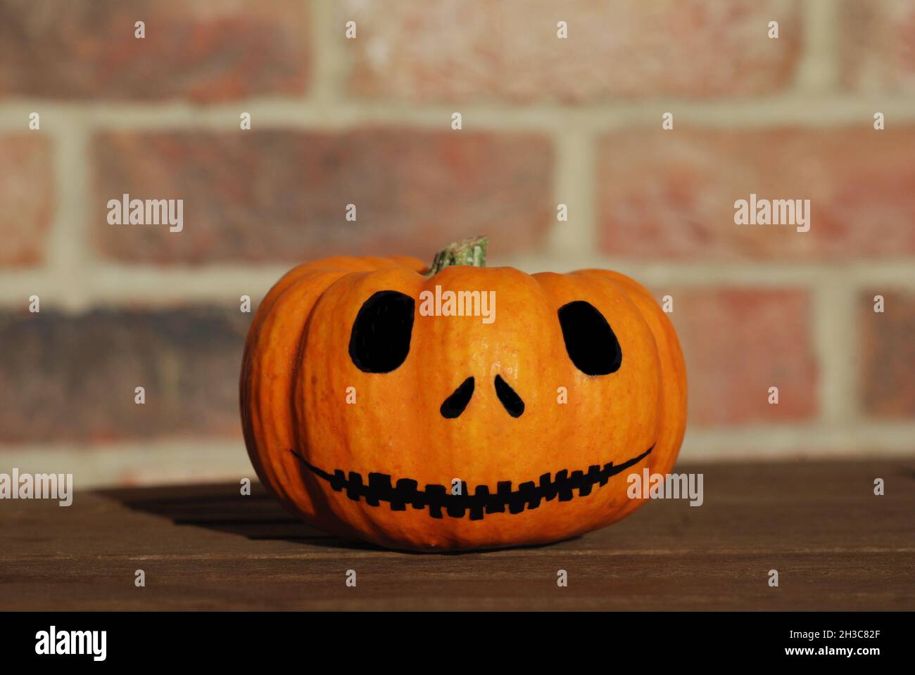 Painted pumpkin faces hi-res stock photography and images - Alamy