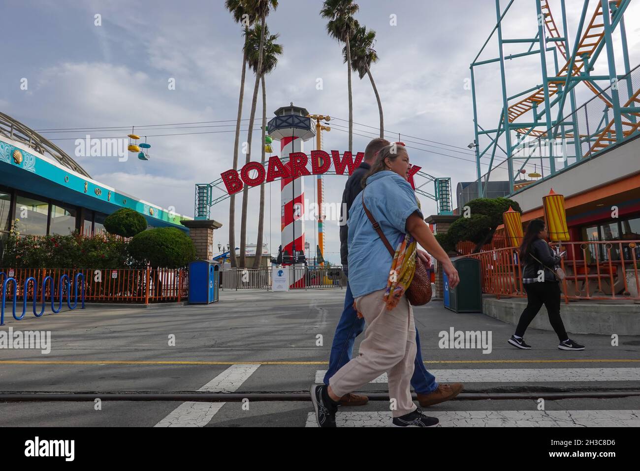 Santa Cruz boardwalk out of season fall 2021 Stock Photo - Alamy