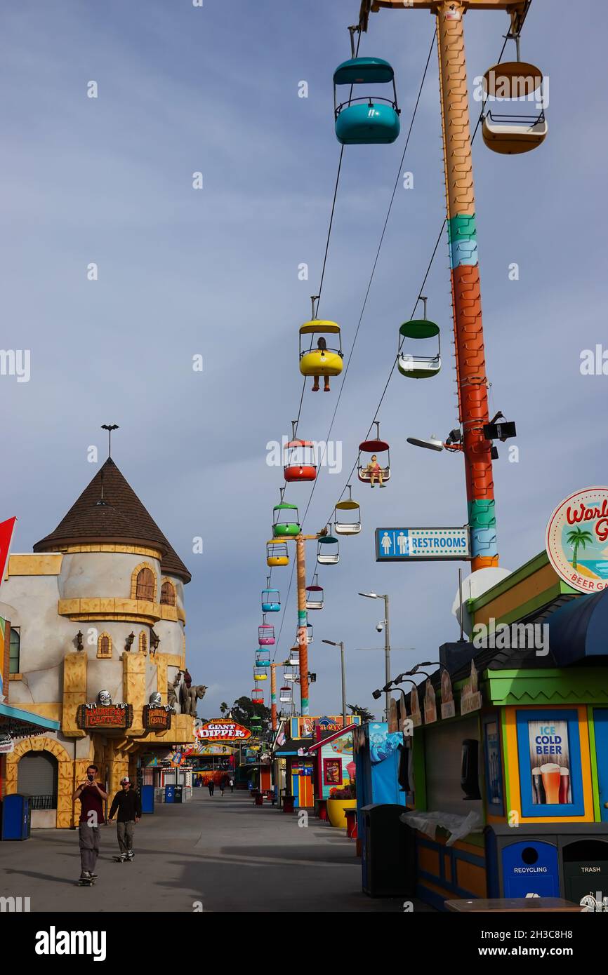 Out of season tourist destination hi-res stock photography and images ...