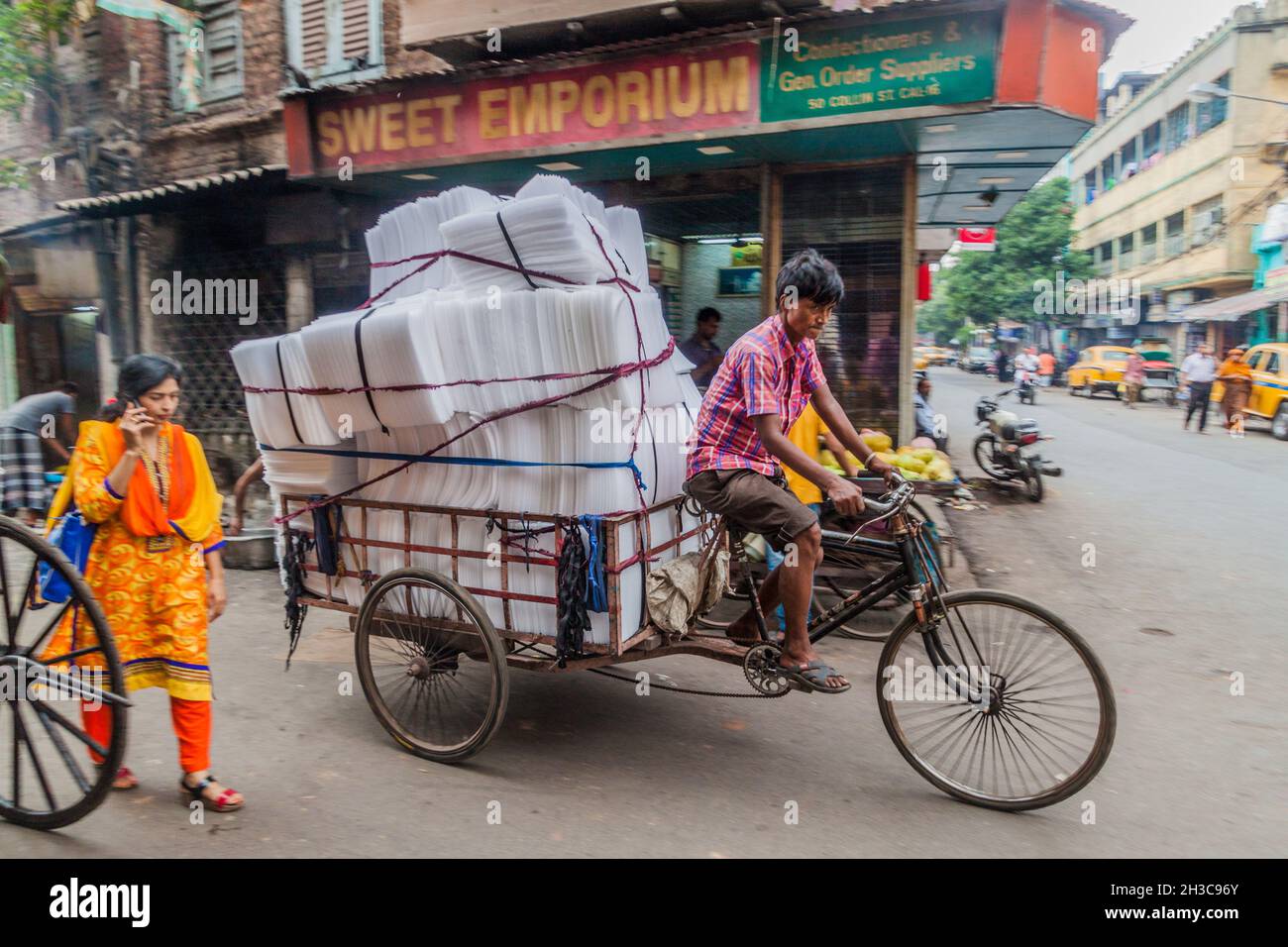 Freight rickshaw load tricycle hi-res stock photography and images - Alamy