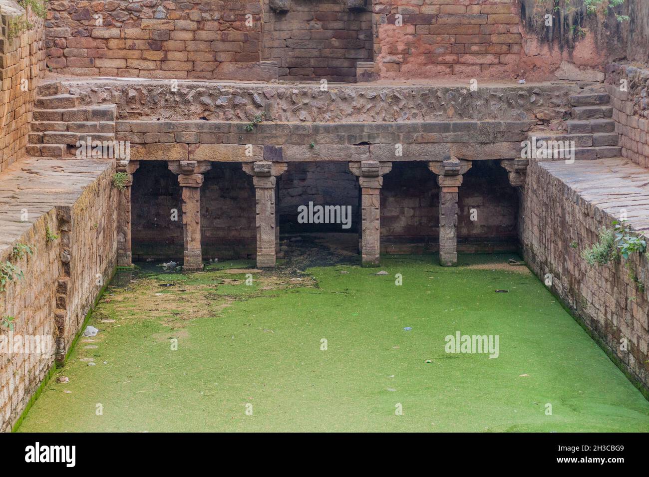 Gandhak ki Baoli step well in the Mehrauli Archaeological Park in Delhi ...
