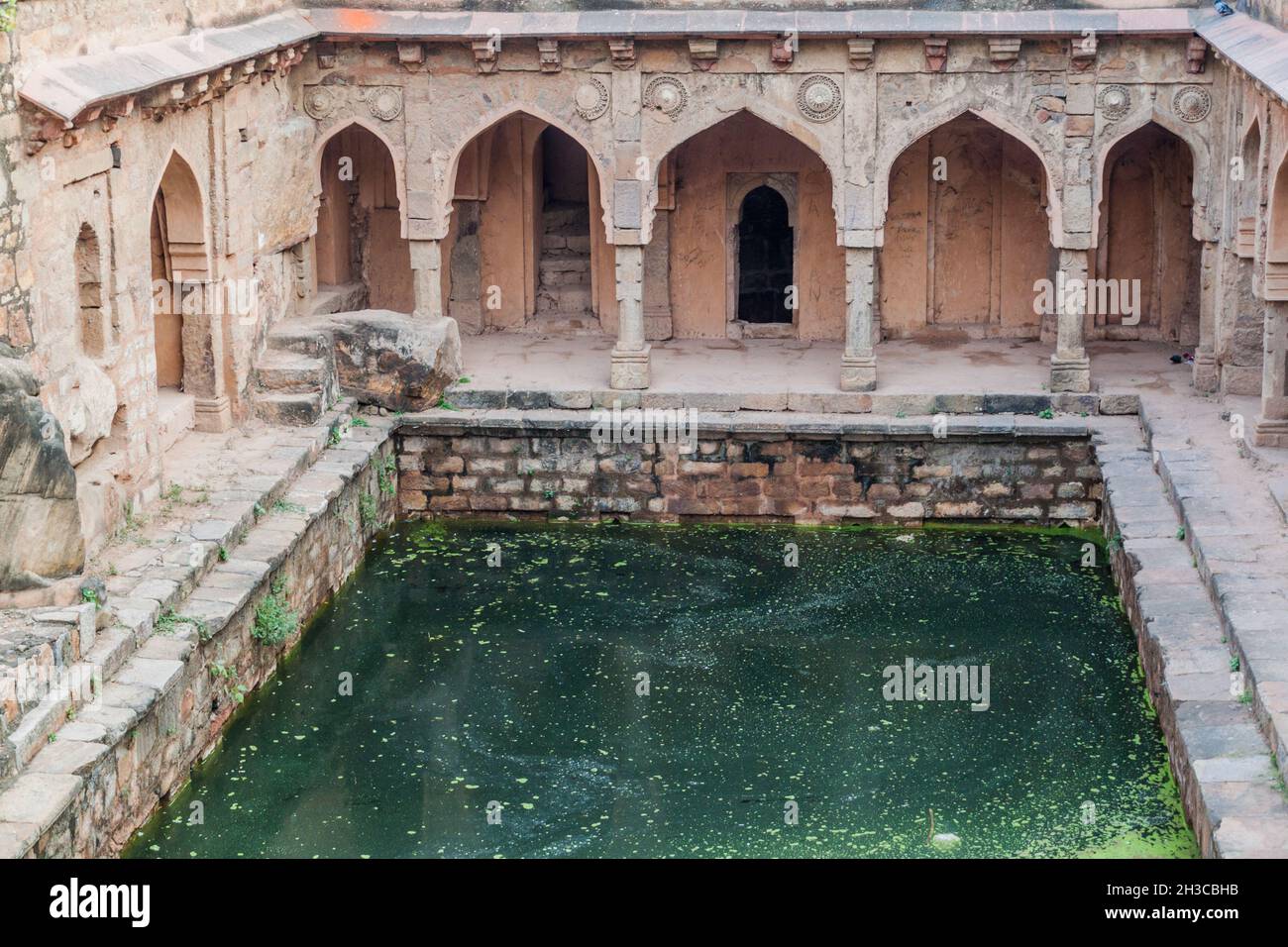 Rajon Ki Baoli step well in the Mehrauli Archaeological Park in Delhi ...