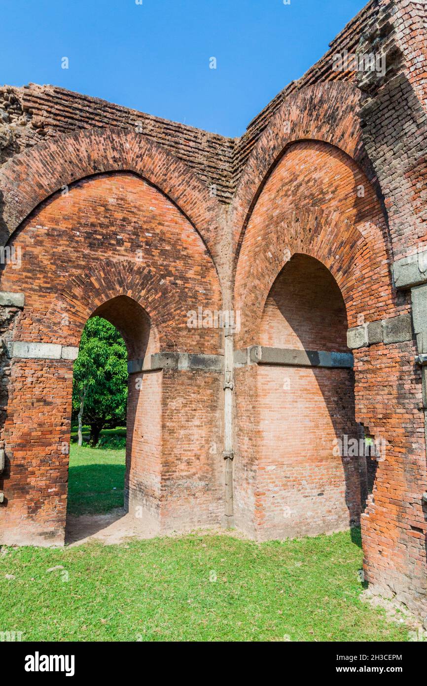 Ruins of ancient Darasbari Darashbari mosque in Sona Masjid area ...