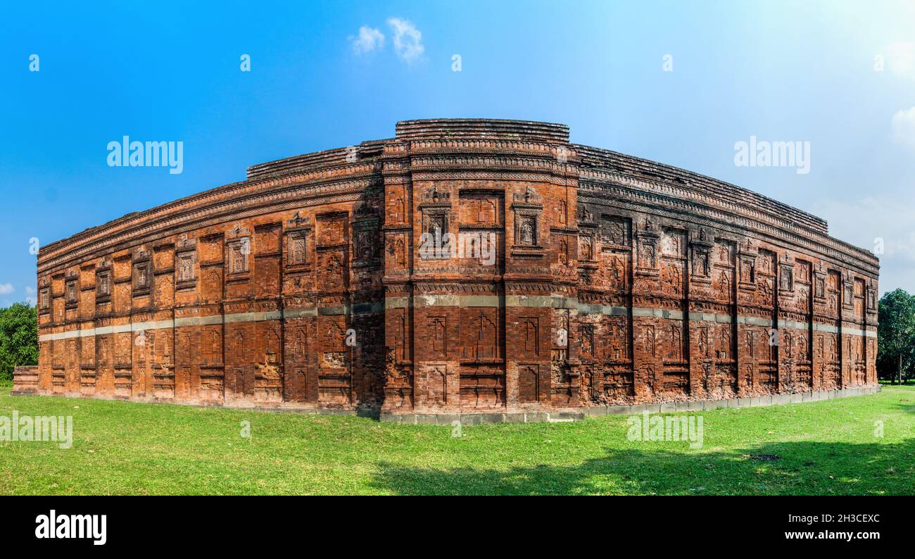 Ruins of ancient Darasbari Darashbari mosque in Sona Masjid area ...