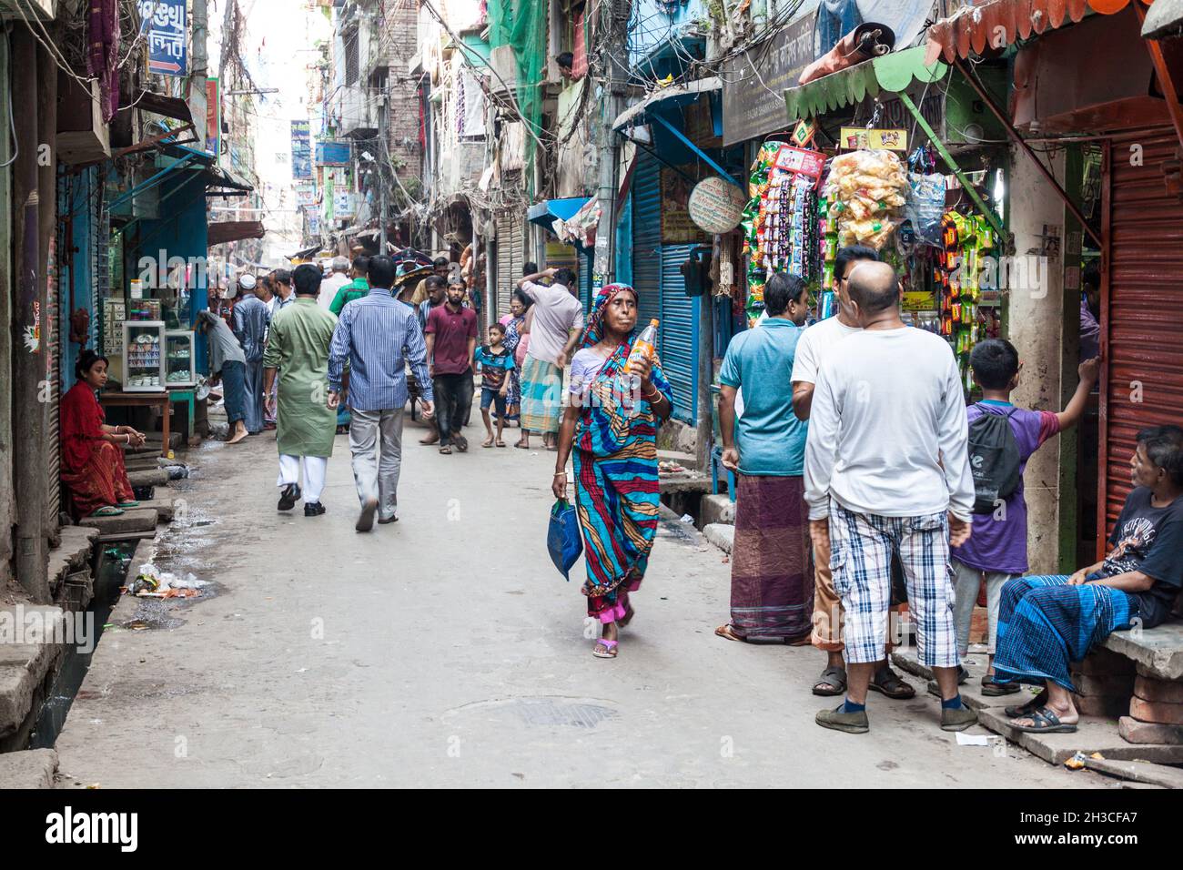 Street in old dhaka bangladesh hi-res stock photography and images - Alamy