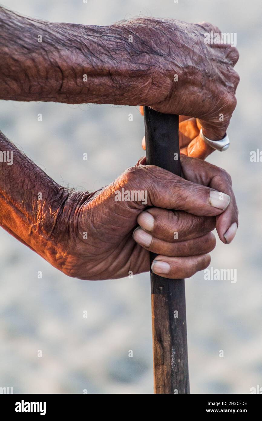 Old age hands walking stick hi-res stock photography and images - Alamy