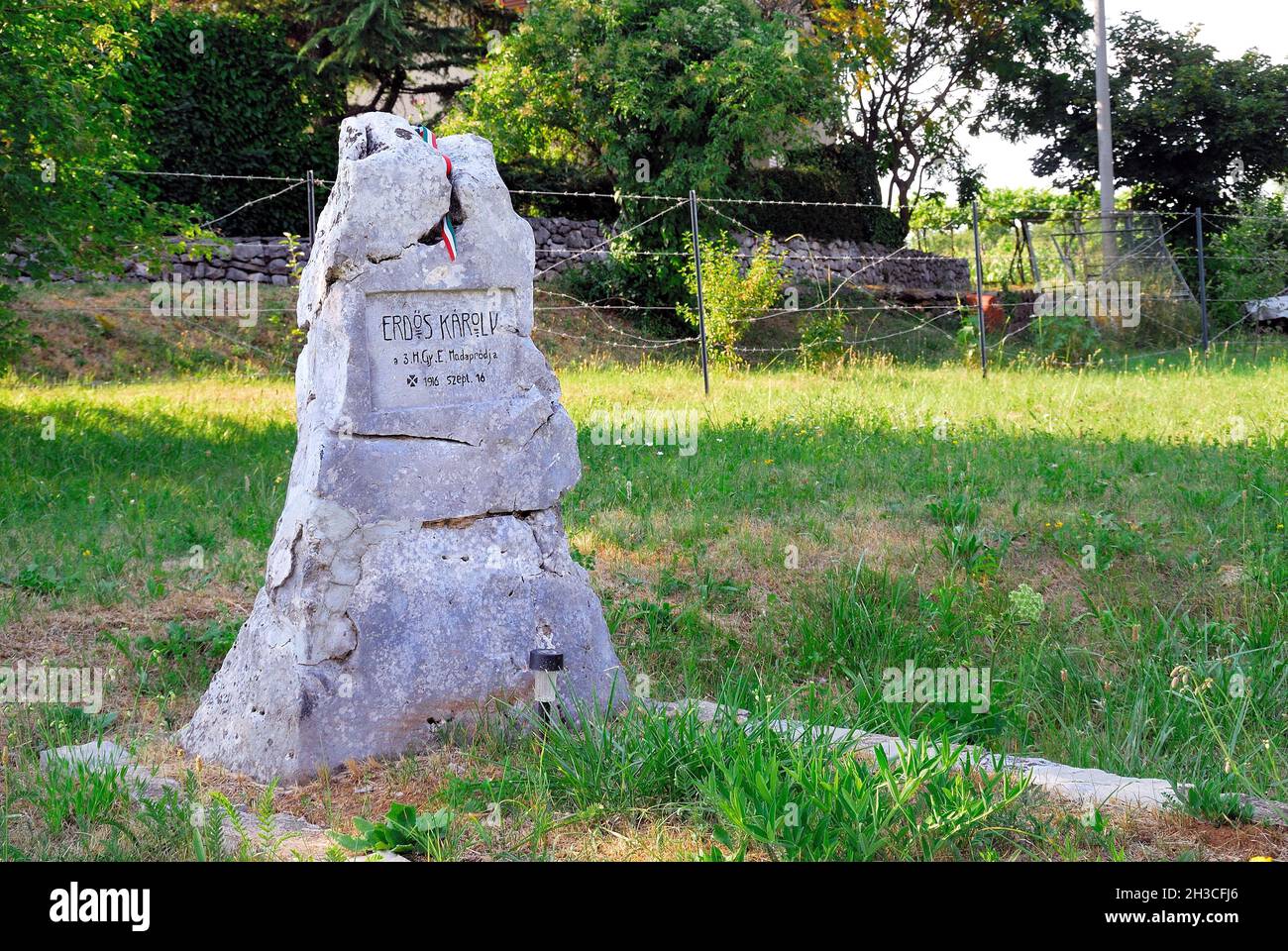 Sveto (SLO) : the Austro Hungarian war cemetery at Samci. About 4,000 ...