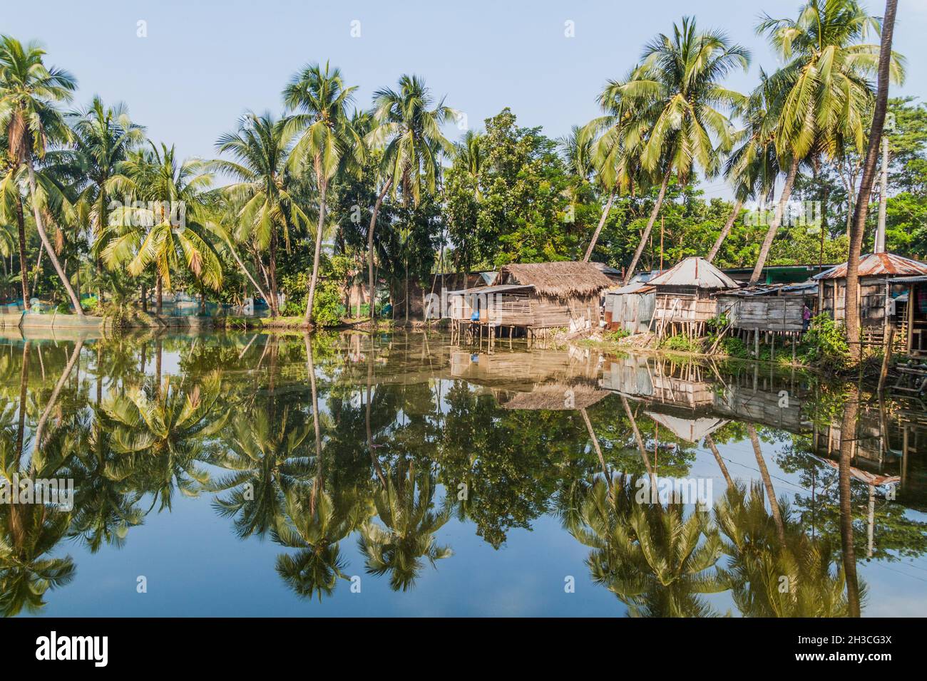 Village houses in bangladesh hi-res stock photography and images - Alamy