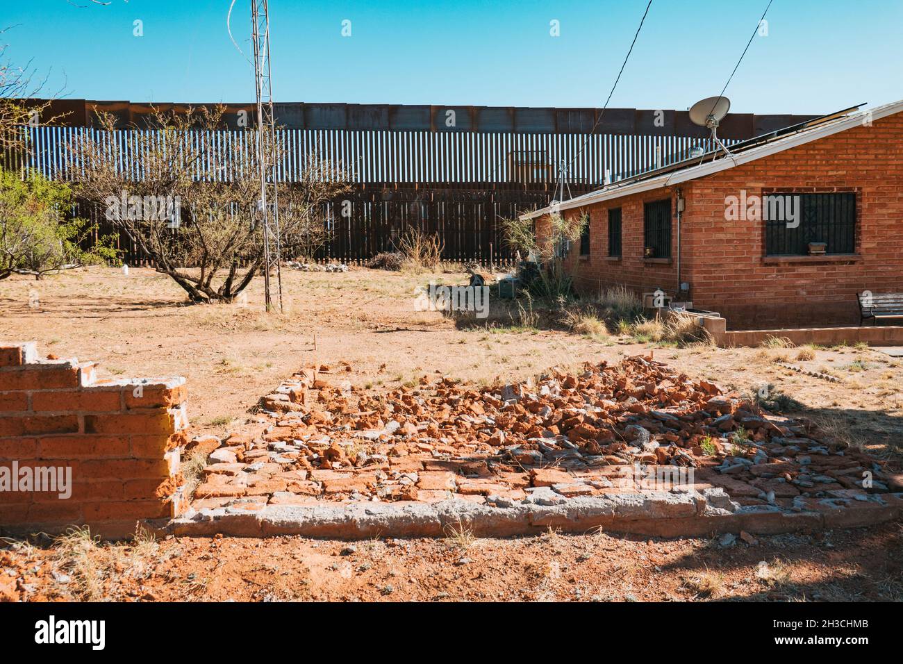 Poverty border hi-res stock photography and images - Alamy