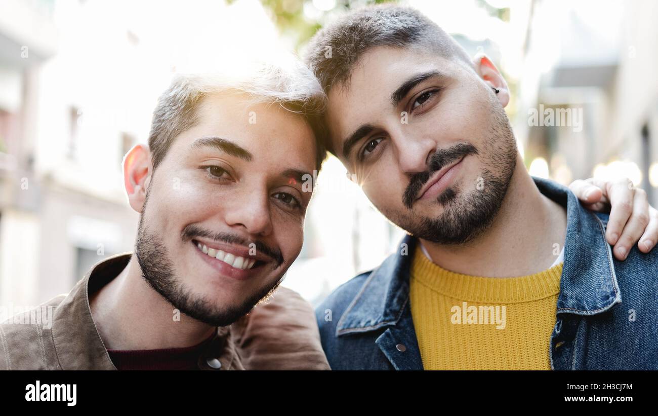 Lgbt couple face camera hi-res stock photography and images - Alamy